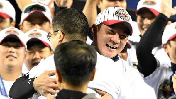 LG트윈스 한국시리즈 통합 우승 : 29년만, MVP 오지환 로렉스 시계 - 김쌤 블로그